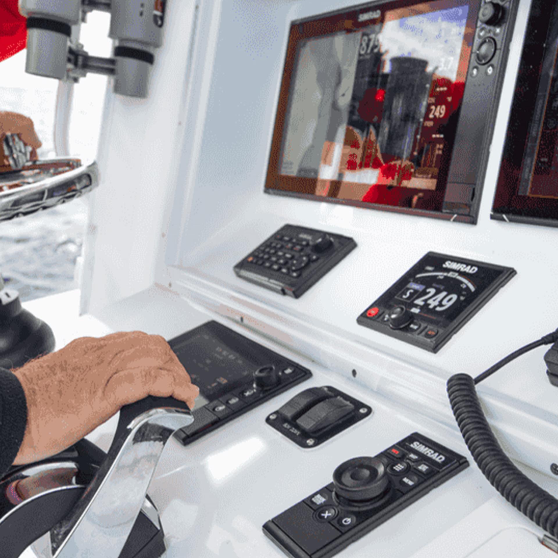 SIMRAD AP44 ROTARY PILOT HEAD bei Gründl